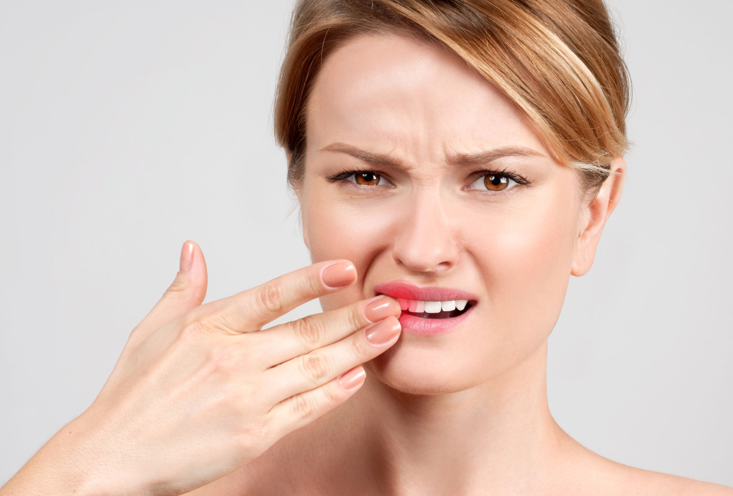 Wobbly Wisdom: How Should I Handle a Loose Adult Tooth? | Dr. Ira Newman